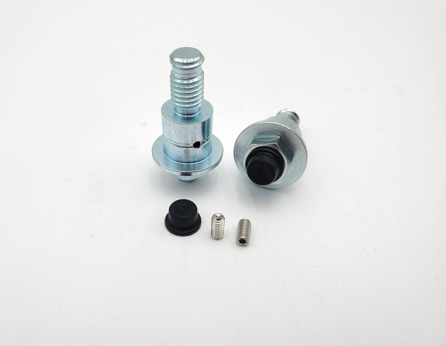 Ultra Bee Triangle Pivot Bolt Kit – Warp9Racing